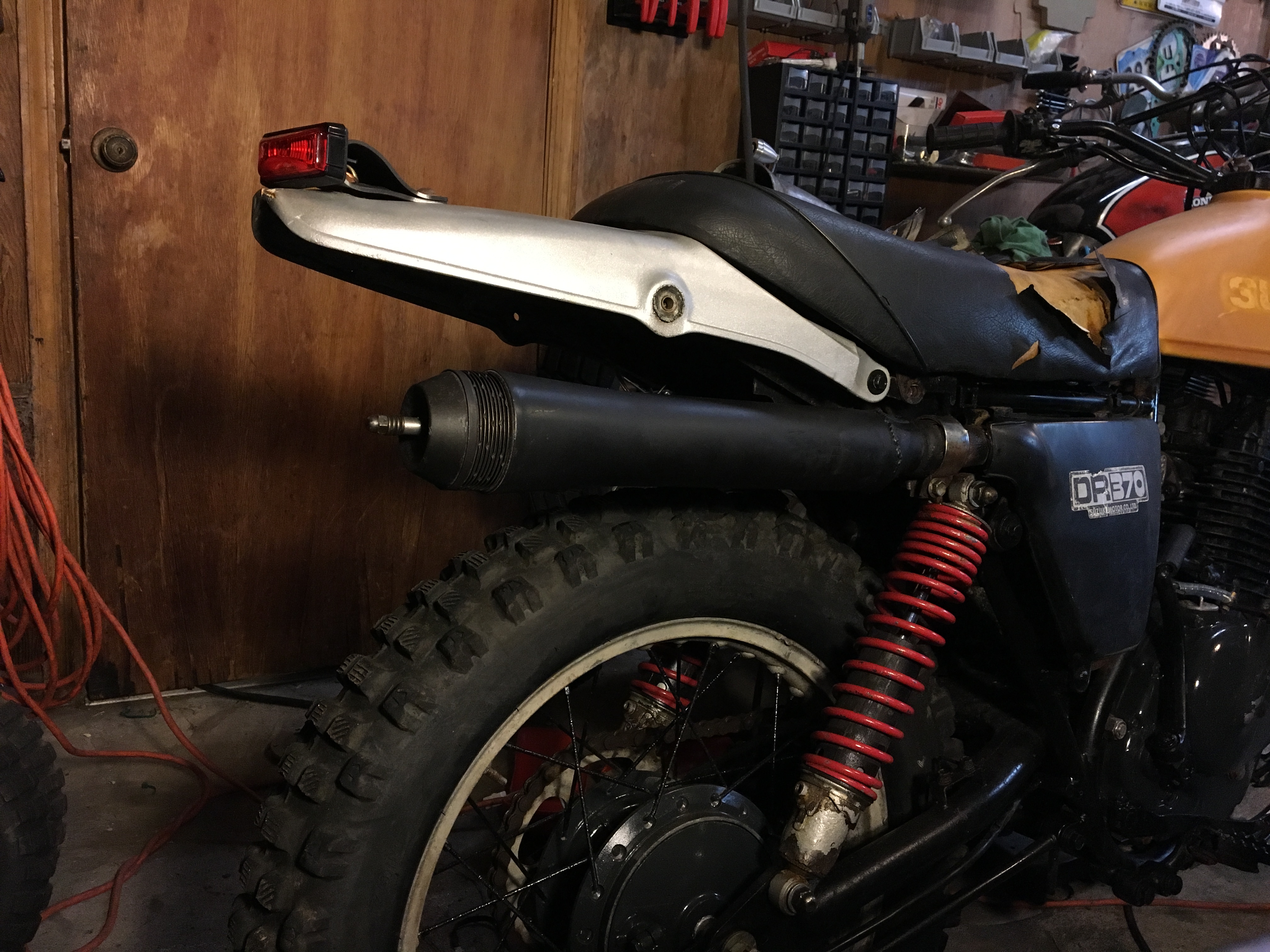 1978 Suzuki DR370 Hot Damn! Rust Hellride | DO THE TON