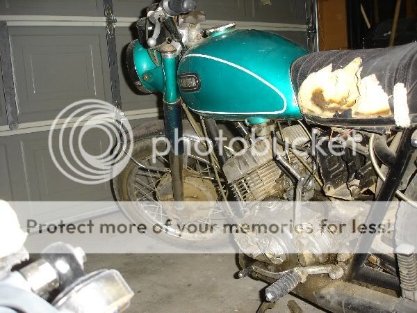 1969 Yamaha DS6....... 250cc's of 2 stroke FUrY! | DO THE TON